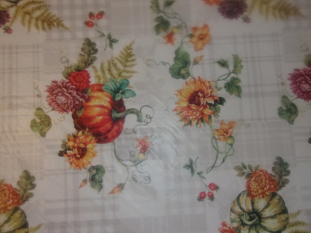 Fitted Tablecloth. PEVA Vinyl With Felt Backing 70 Inch Round to Fit a ...