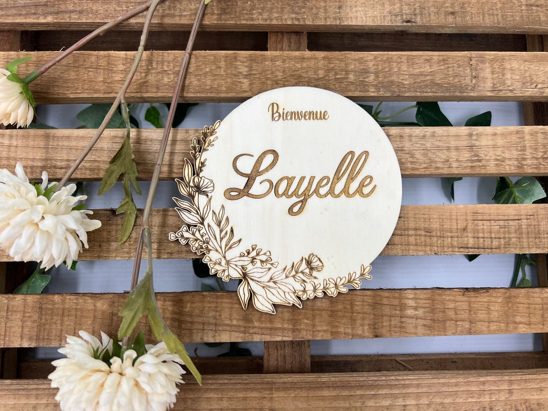 Carte annonce naissance, modèle Layelle, carte en bois, carte prénom ...