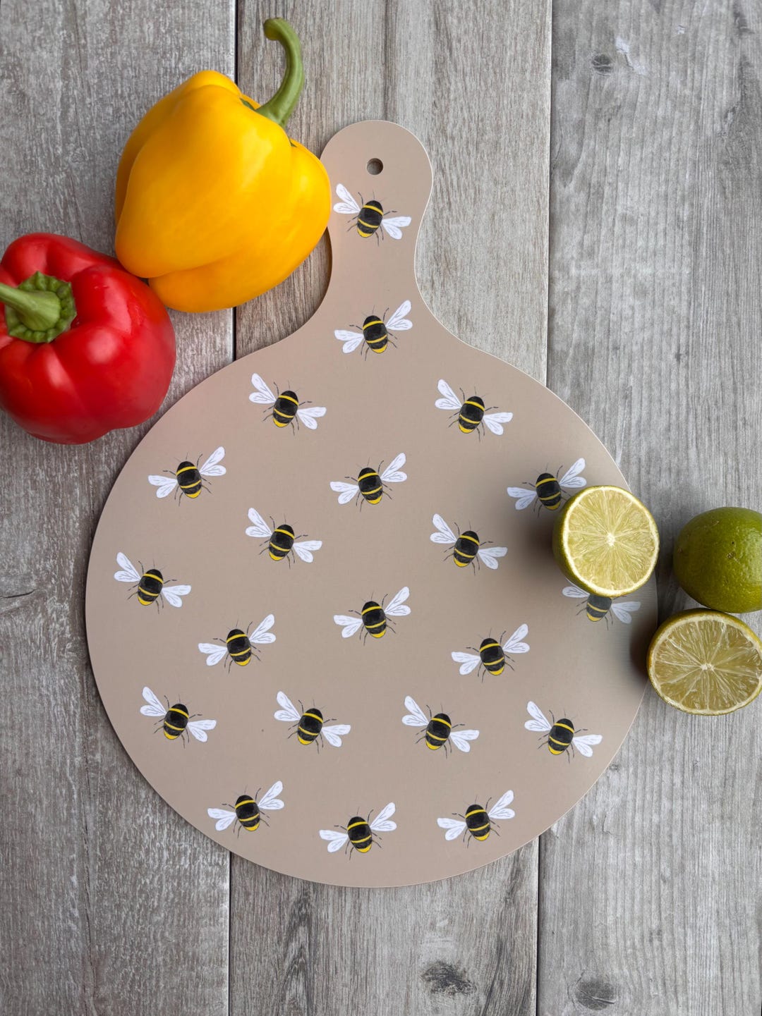 Round Bumble Bee Melamine Chopping Board // Kitchen Decor // Pizza ...