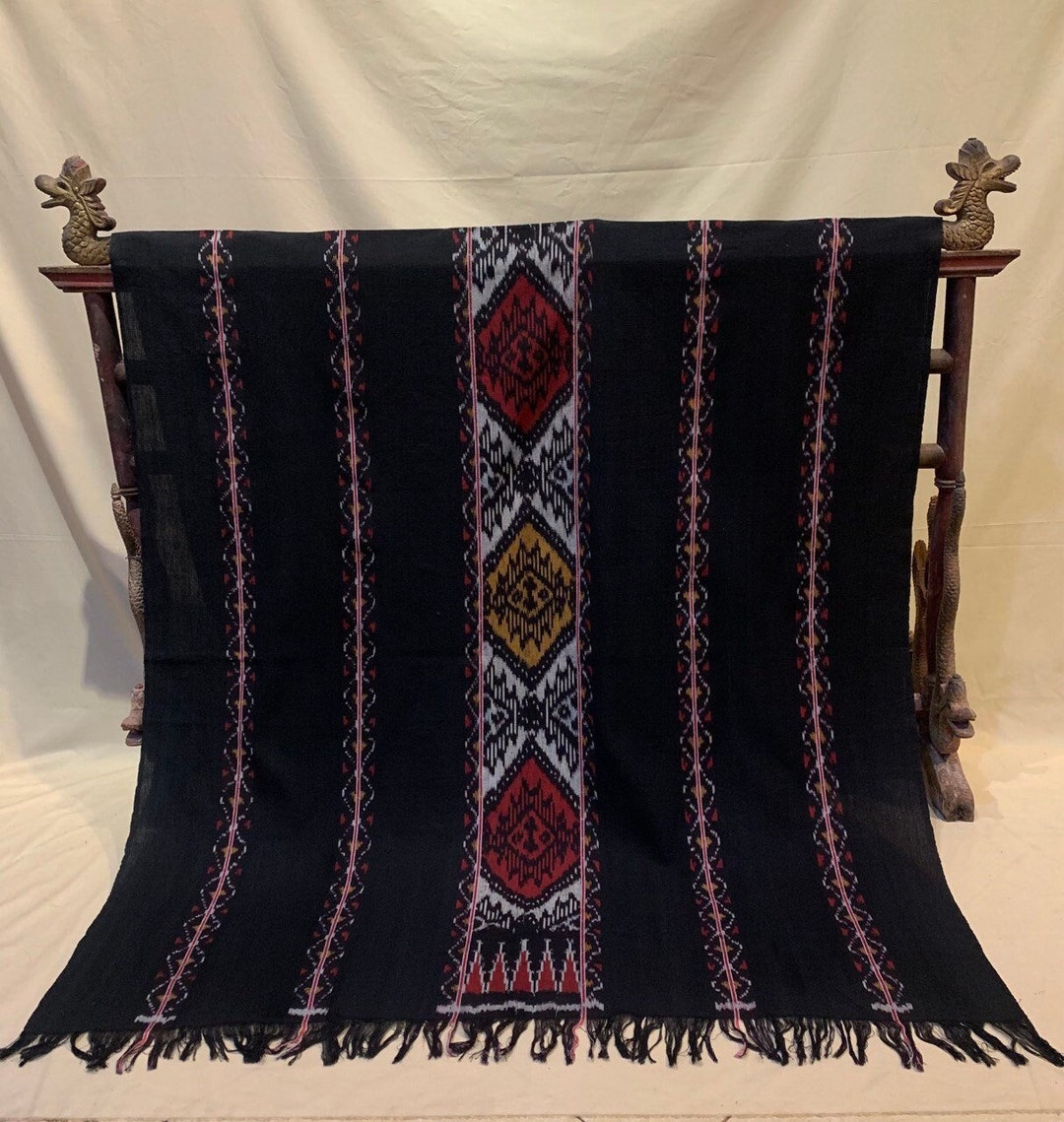 Indonesian Sumba Asmat Handwoven Tenun Ikat Natural Dye Fabric Sarong ...