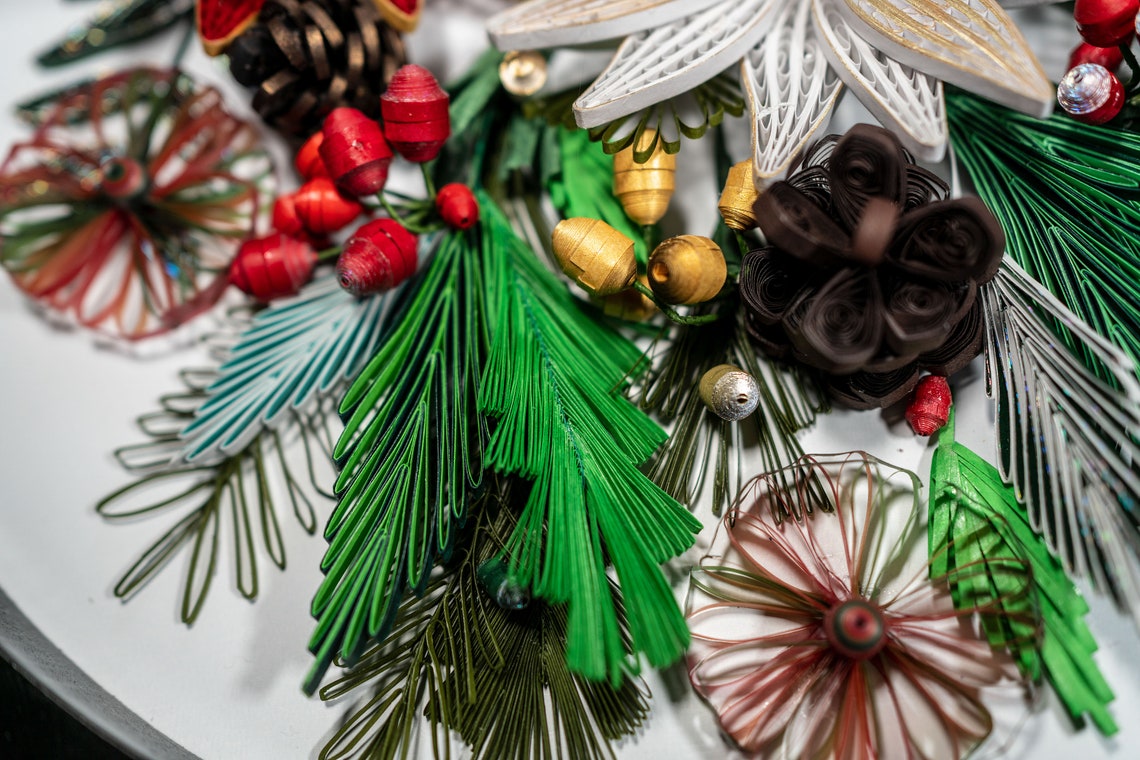 Round Frame Paper Quilling 3D Flowers in Basket Wall Art - Etsy