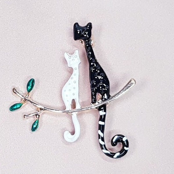 Cat Brooch - Etsy
