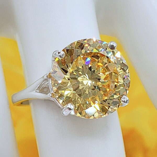 Canary Diamond Ring - Etsy