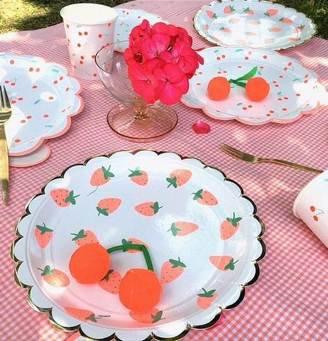 Strawberry Theme Disposable Party Plates Disposable Party Ware Dinner ...