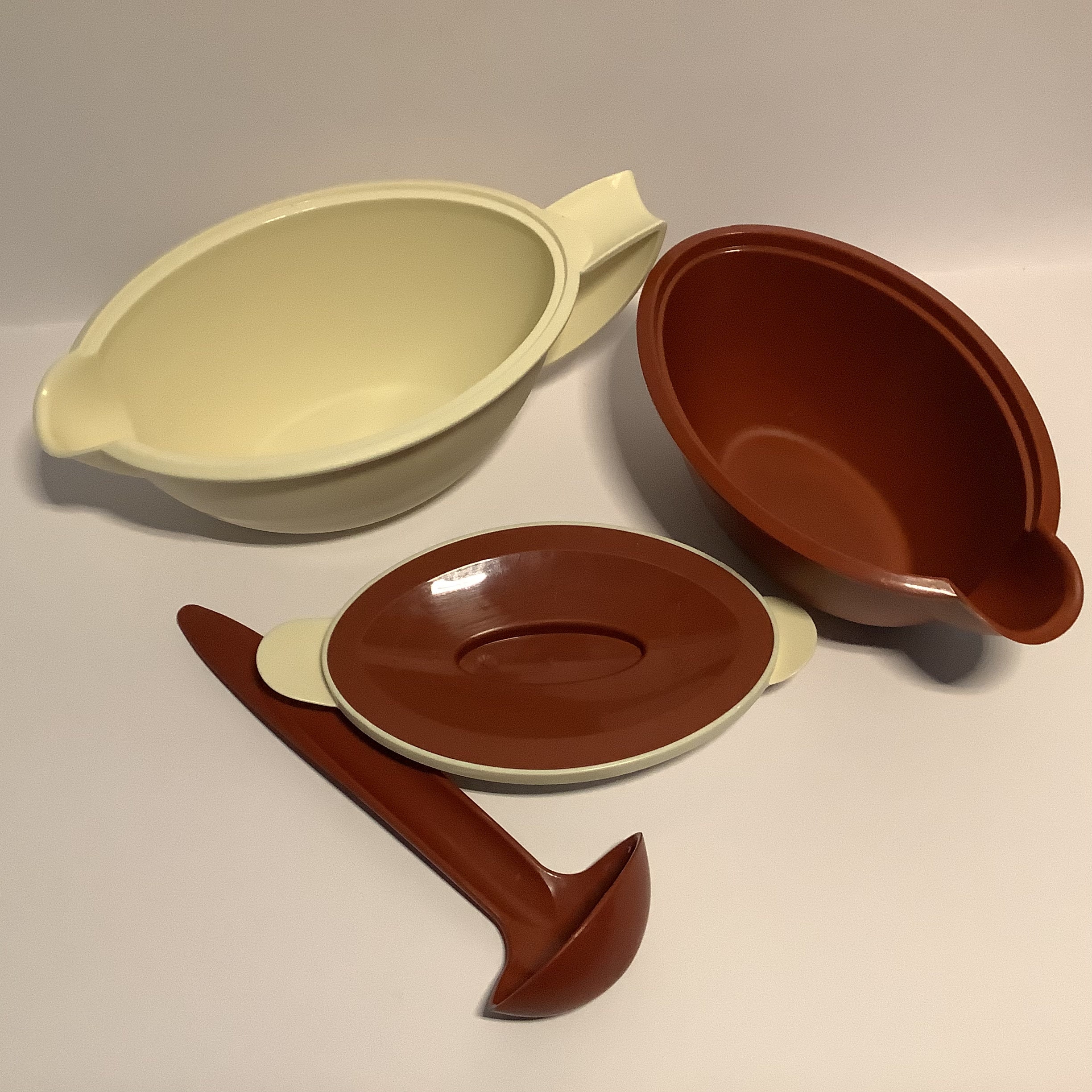 Vintage Tupperware 1970s Brown and Cream Gravy Boat With Original Ladle ...