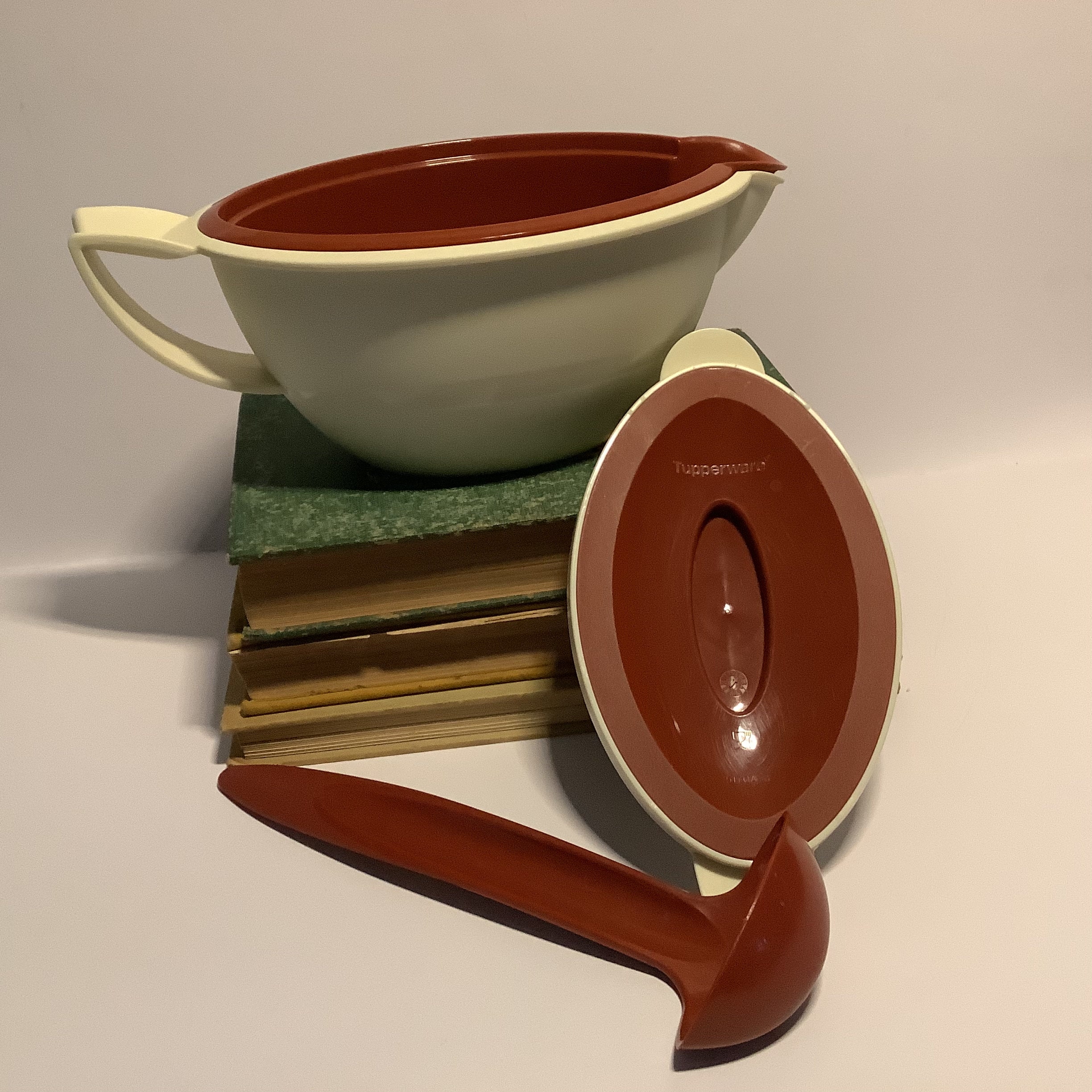 Vintage Tupperware 1970s Brown and Cream Gravy Boat With Original Ladle ...