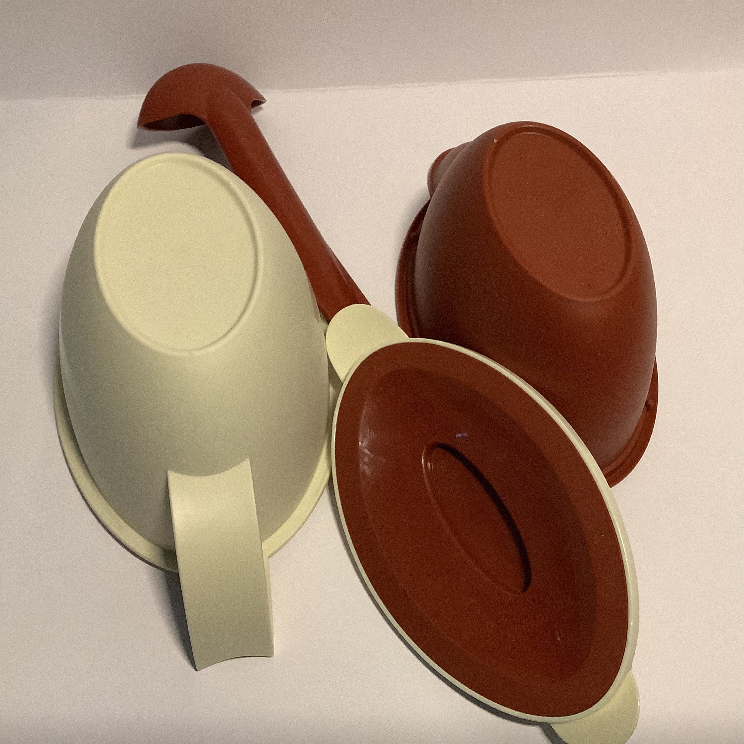 Vintage Tupperware 1970s Brown and Cream Gravy Boat With Original Ladle ...