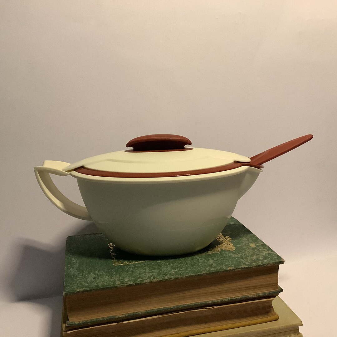 Vintage Tupperware 1970s Brown and Cream Gravy Boat With Original Ladle ...