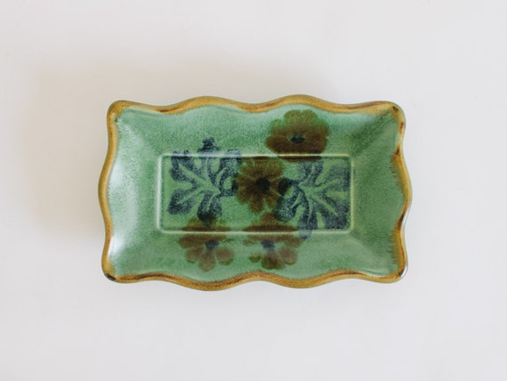 Wavy Pottery Dish - Gem