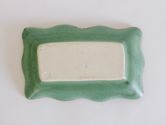 Wavy Pottery Dish - Gem