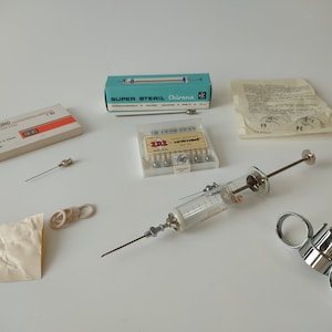 RARE RRR Vintage Medical Tool Glass Syringe 1 Pc - Metal Antique Old ...