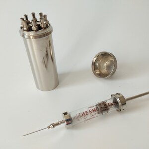 EXCELLENT CONDITION Vintage Medical 5ml Glass Syringe Metal Equipment ...