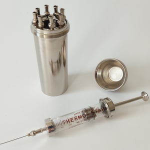 EXCELLENT CONDITION Vintage Medical 5ml Glass Syringe Metal Equipment ...