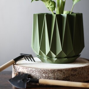 The Estrella Planter in Dark Green - Drainage Hole and Tray - Modern ...