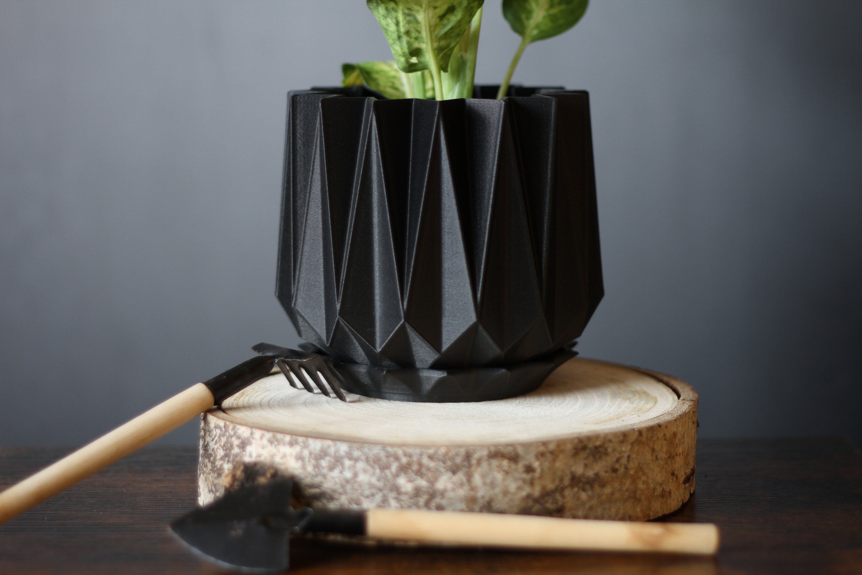The Estrella Planter in Matte Black - Drainage Hole and Tray - Modern ...