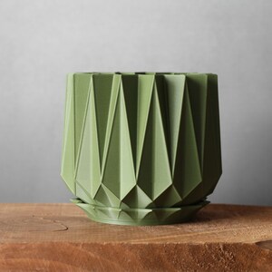 The Estrella Planter in Dark Green - Drainage Hole and Tray - Modern ...
