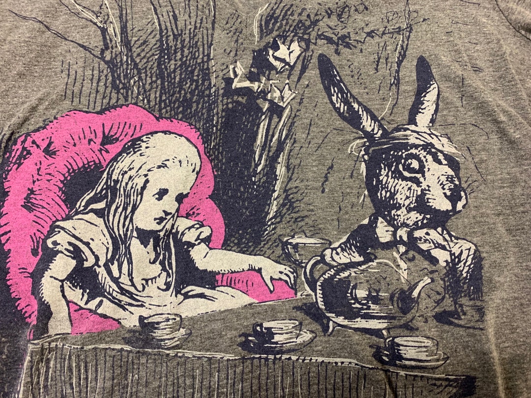 Gently Used Alice in Wonderland Womens T Shirt 2XL - Etsy