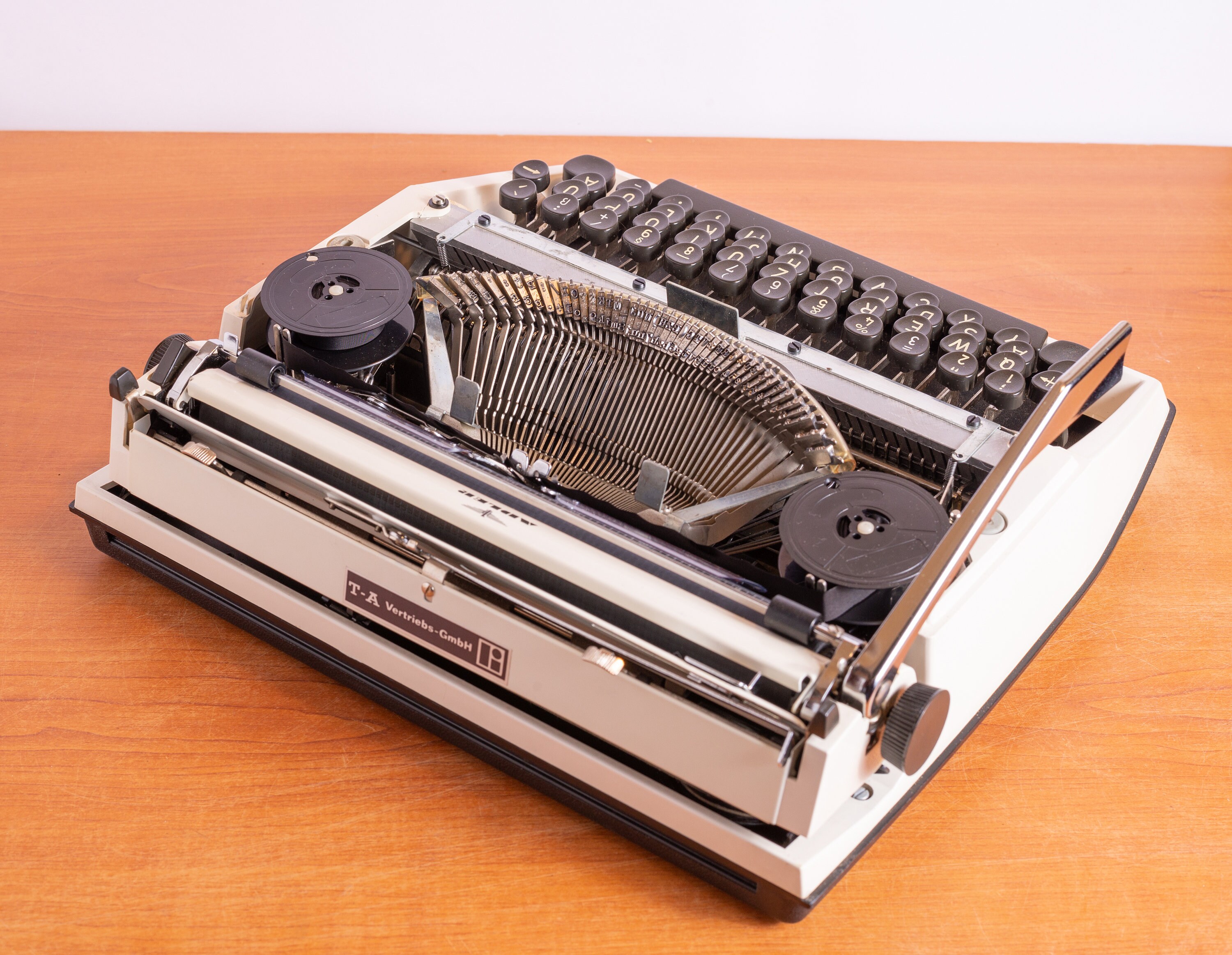 Adler Tippa Vintage Typewriter Very Good Condition Made in Germany 1970 ...