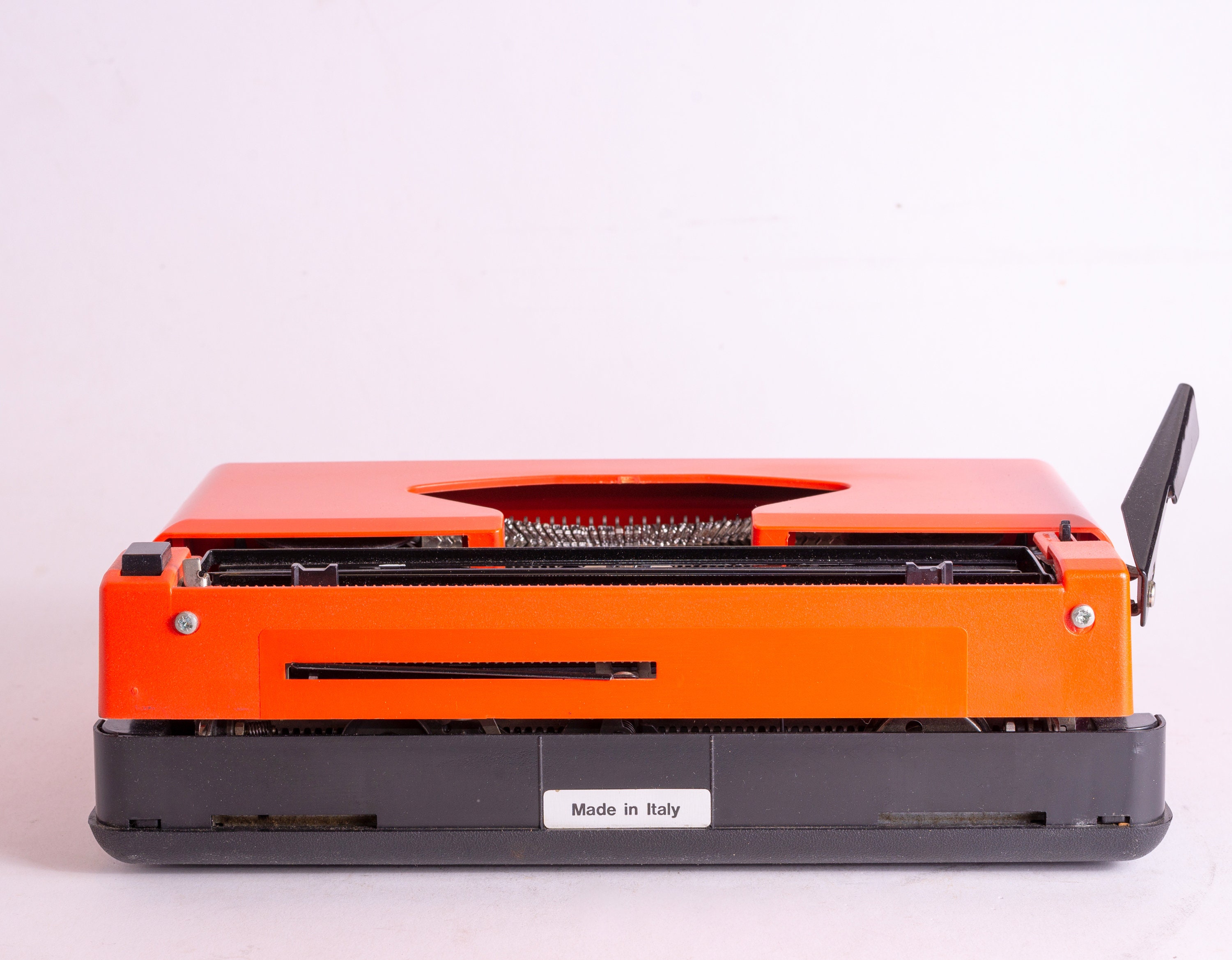 Omega 555 Retro Italian Typewriter 1980's Beautiful Condition/like NEW ...