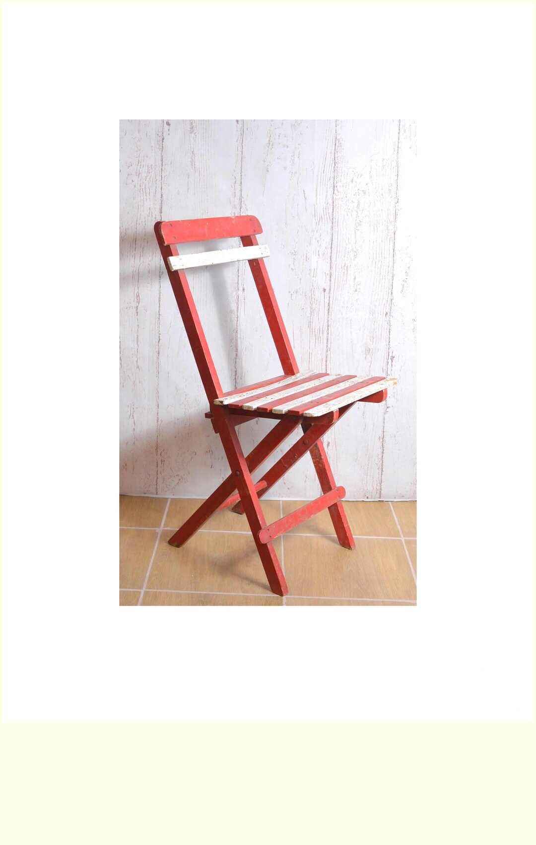 Vintage Beach Chair - 1940's - Great Decorative Item - Red & White ...