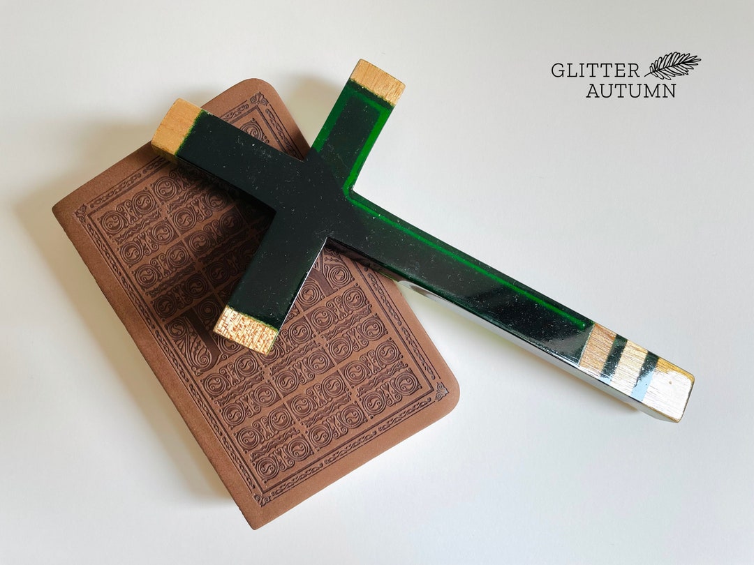 Dark Green Solid Epoxy Resin Cross With Wood, Handmade Epoxy Cross ...
