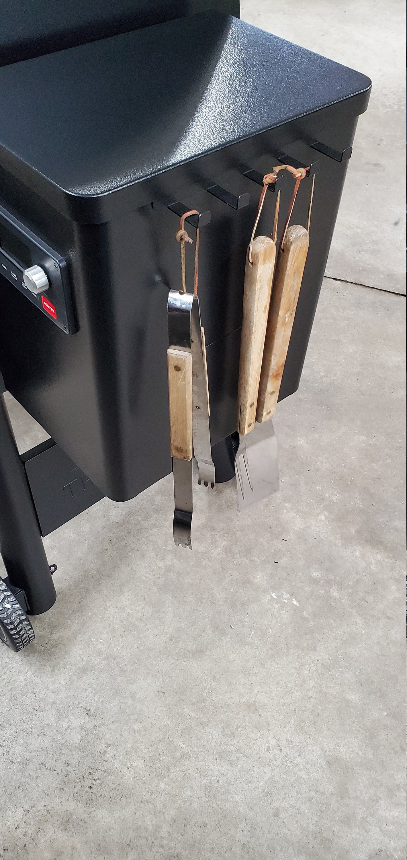 BBQ Grill Pellet Smoker Utensil Accessory Holder, Fits Traeger Models ...