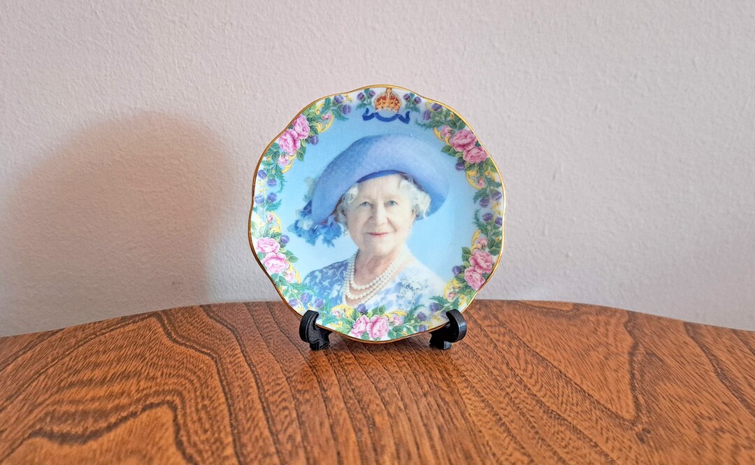 Vintage Queen Elizabeth Miniature Photo Plate - Etsy
