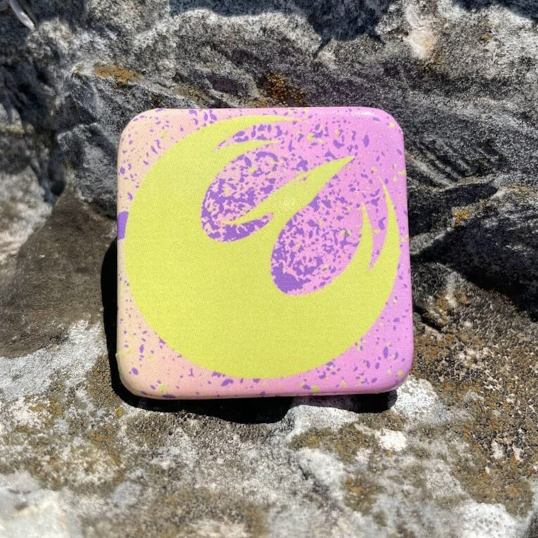 Clan Wren Rebel Button Pins - Etsy