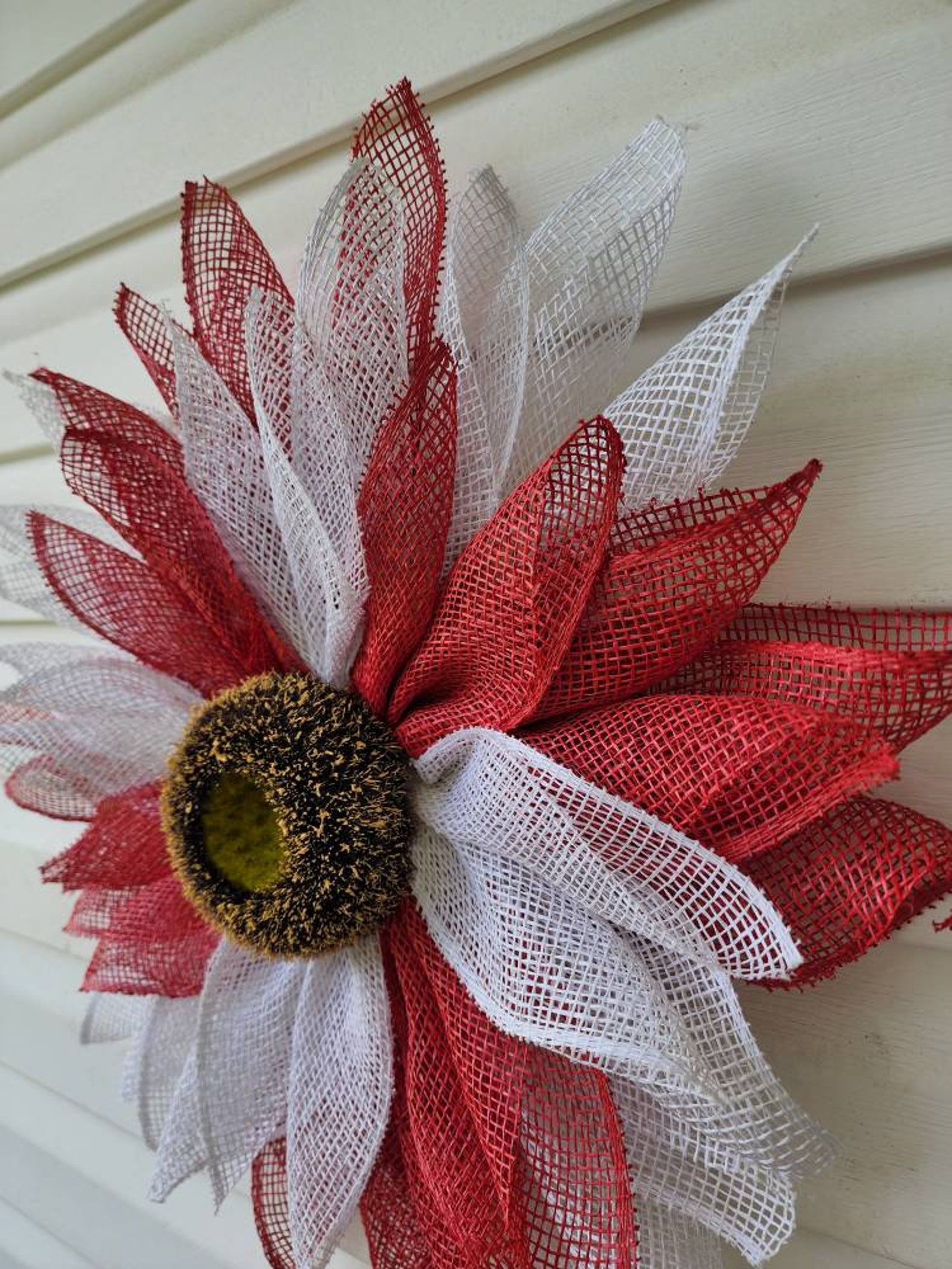 Red and White Flower Wreath, Door Hanger, Porch Decor, Wall Hanging - Etsy