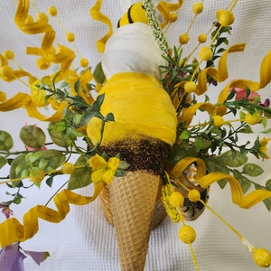 Bumble Bee Centerpiece, Tabletop Bee Decor, Summer Table Arrangement - Etsy