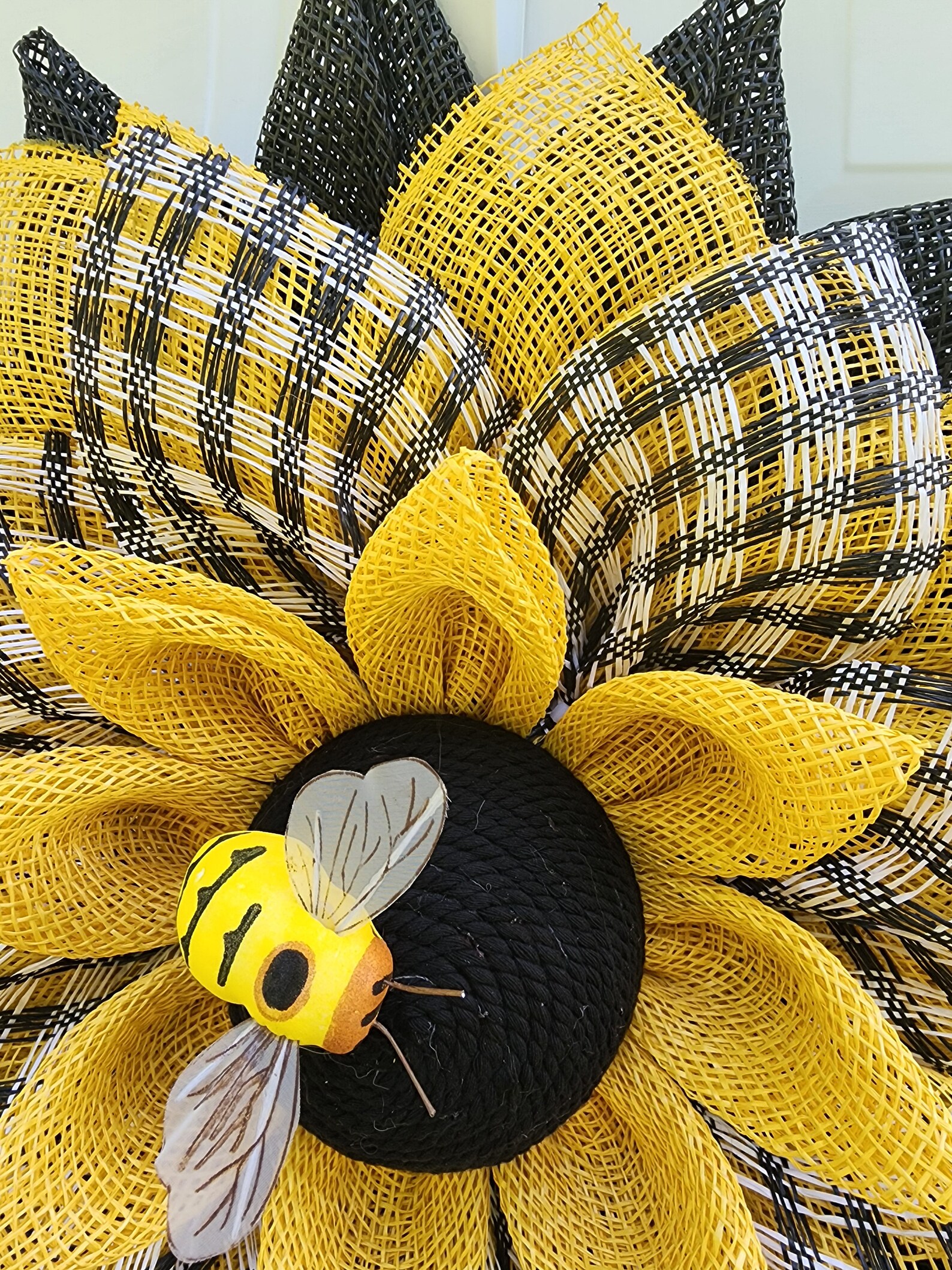 Bee Flower Front Door Decor, Outdoor Flower Wreath, Wall Hanging - Etsy