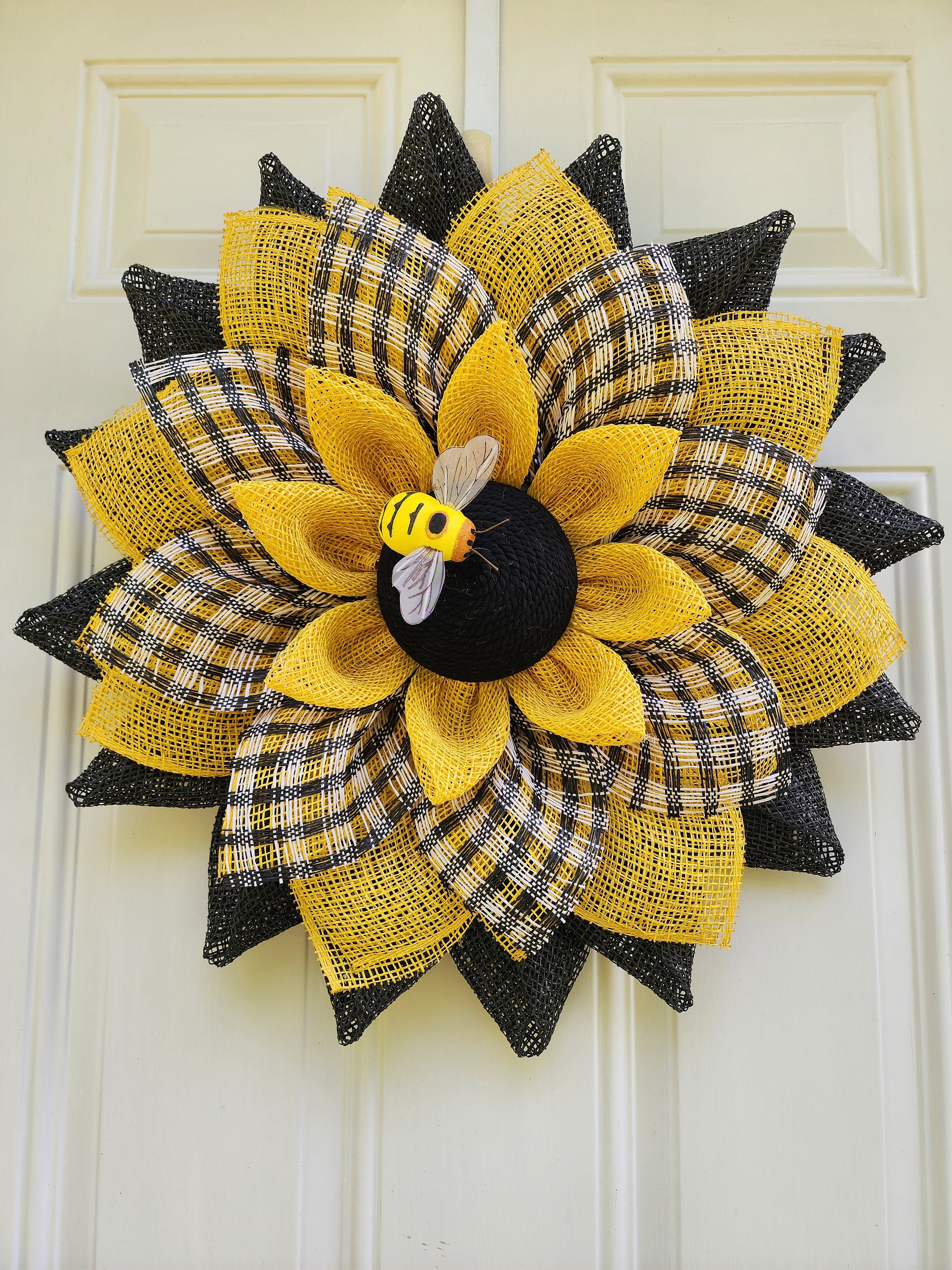 Bee Flower Front Door Decor, Outdoor Flower Wreath, Wall Hanging - Etsy