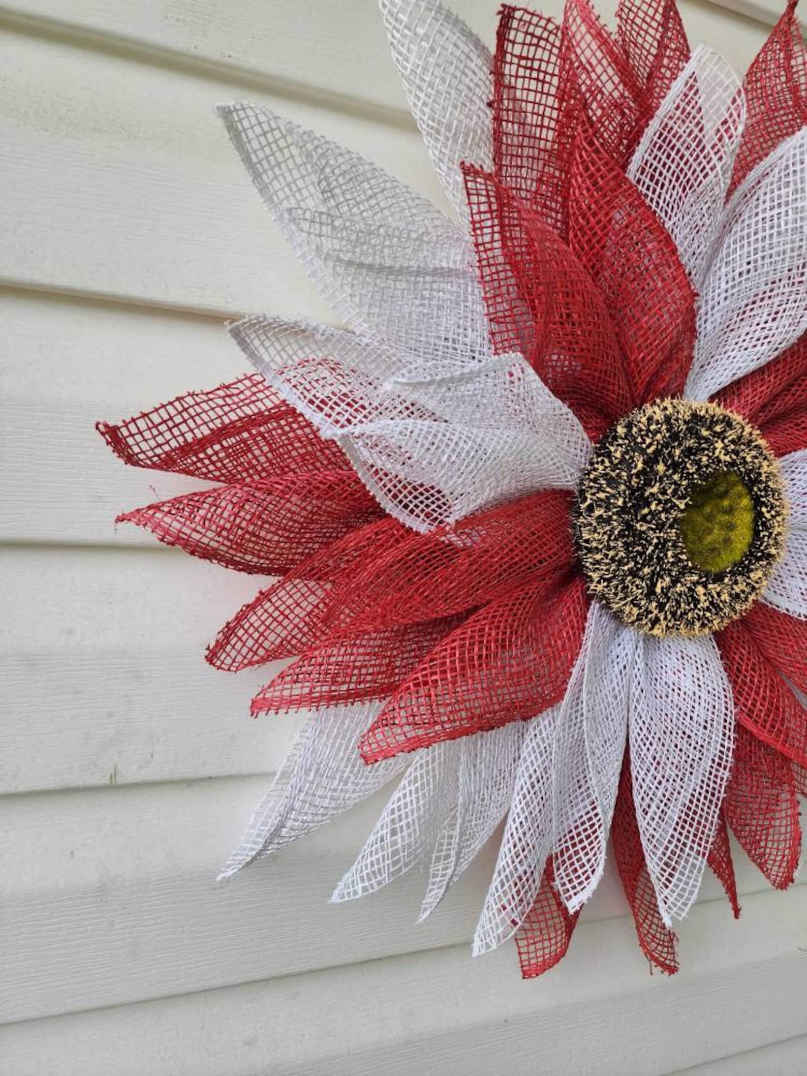 Red and White Flower Wreath, Door Hanger, Porch Decor, Wall Hanging - Etsy