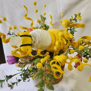 Bumble Bee Centerpiece, Tabletop Bee Decor, Summer Table Arrangement - Etsy