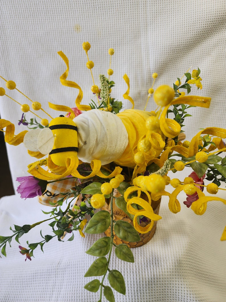Bumble Bee Centerpiece, Tabletop Bee Decor, Summer Table Arrangement - Etsy