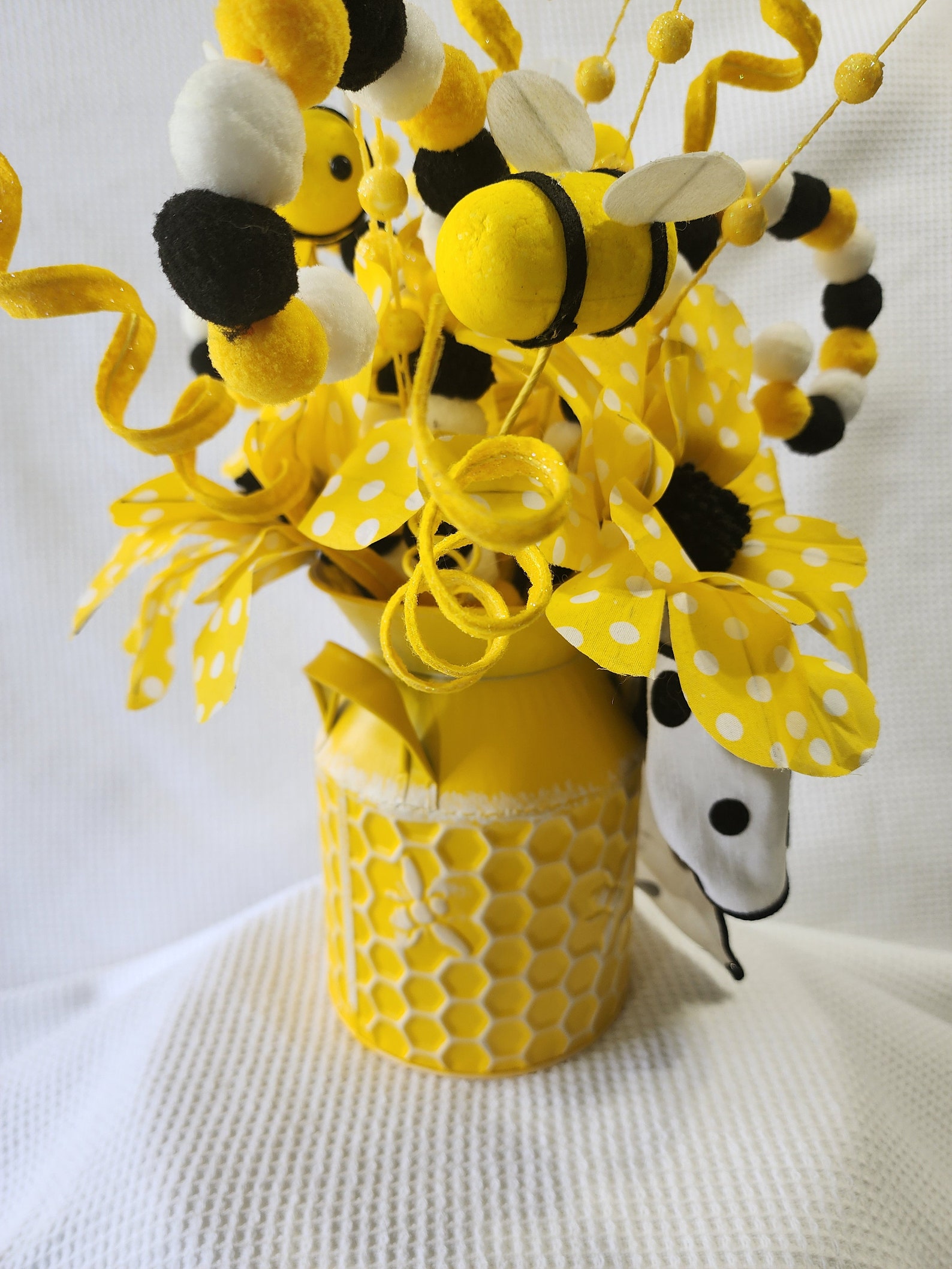 Bumble Bee Centerpiece, Tabletop Bee Decor, Summer Table Arrangement - Etsy