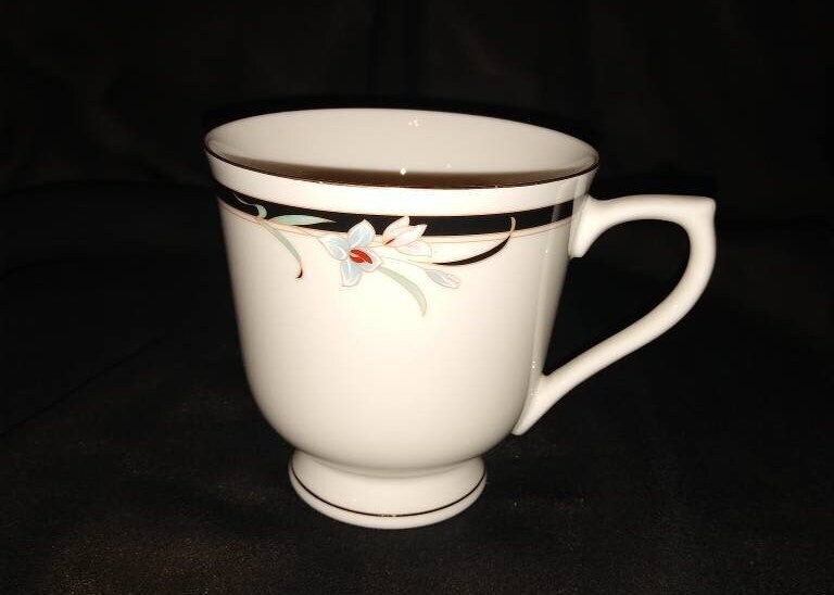 Sango Regency Collection Fine Ivory China. Pattern: Mansfield 1200 ...