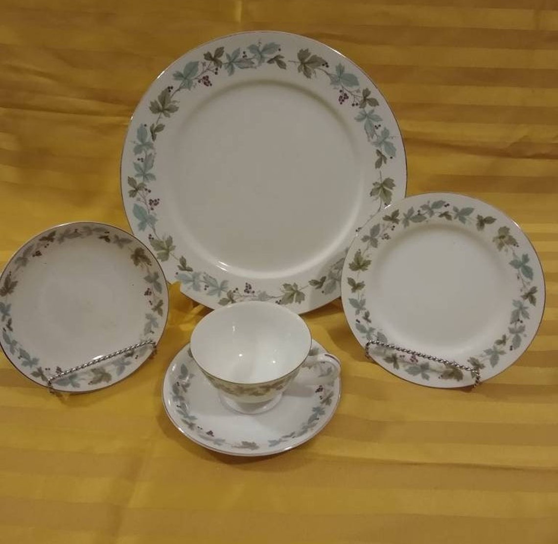 Fine China of Japan. Pattern: Vintage 6701 - Etsy