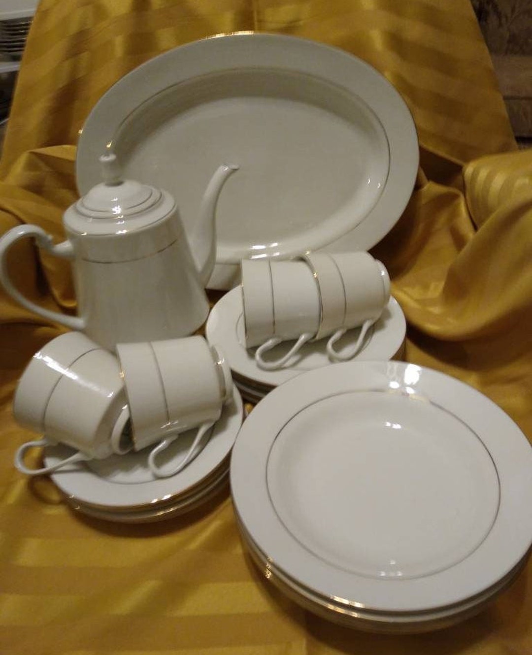 Royal Majestic Fine China. Pattern: D'or 8404 - Etsy