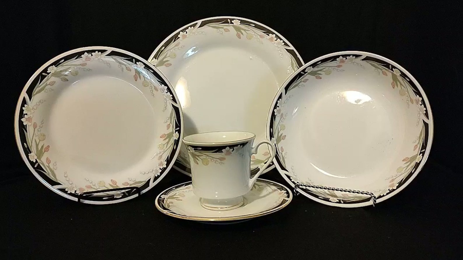 Crown Ming Fine China. Jian Shiang. Pattern: Michelle. - Etsy