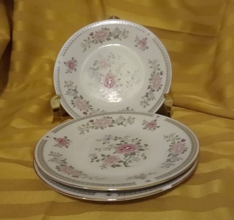Trisa Fine China. Pattern: 1560. Red Roses, Green Trim. Various Pieces ...