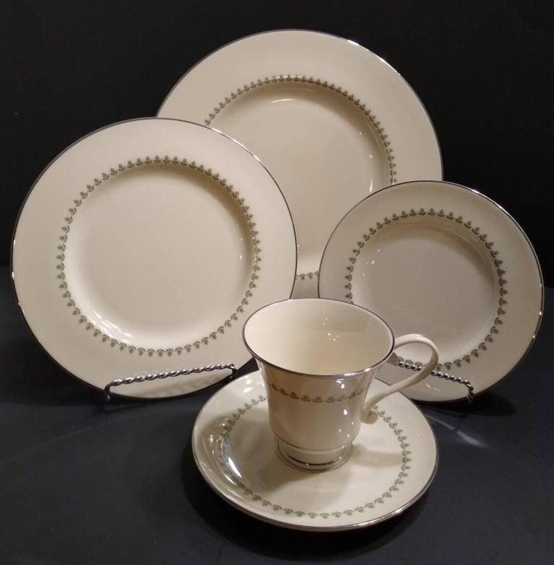 Pickard China. USA. Pattern: Greenbrier - Etsy