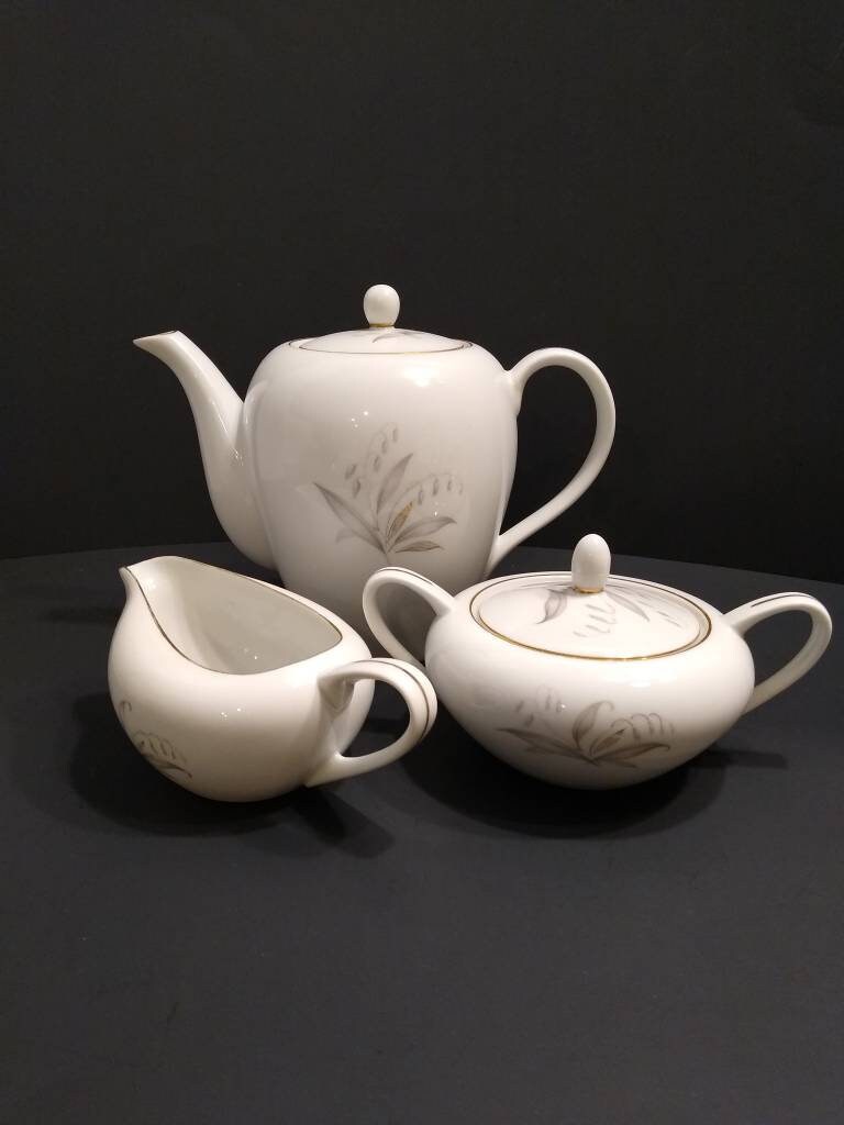 Kaysons Fine China. Pattern: Golden Rhapsody. - Etsy