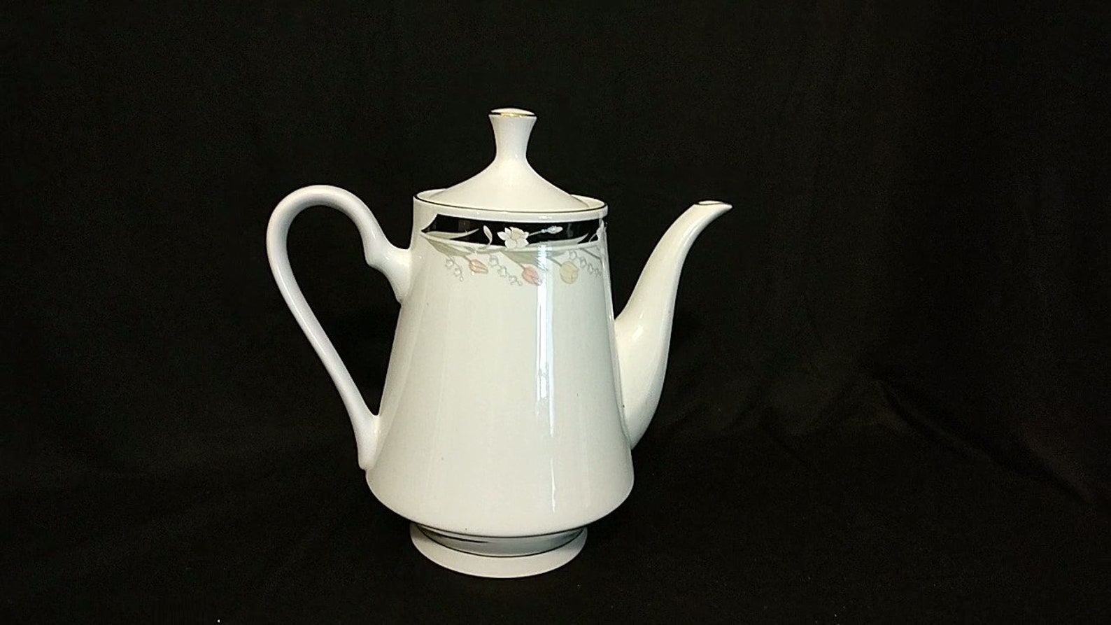 Crown Ming Fine China. Jian Shiang. Pattern: Michelle. - Etsy