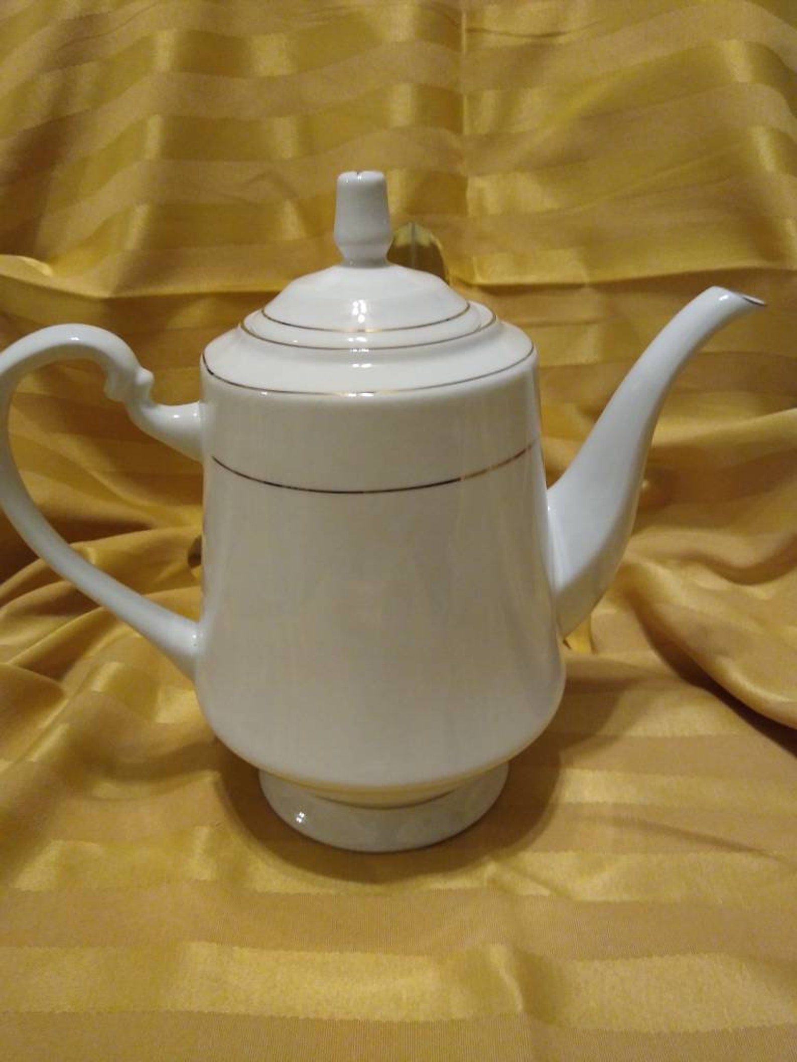 Royal Majestic Fine China. Pattern: D'or 8404 - Etsy