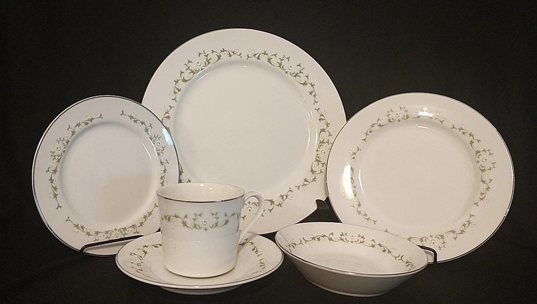 Sheffield Fine China. Japan. Pattern: Elegance 502. 6-piece Place ...