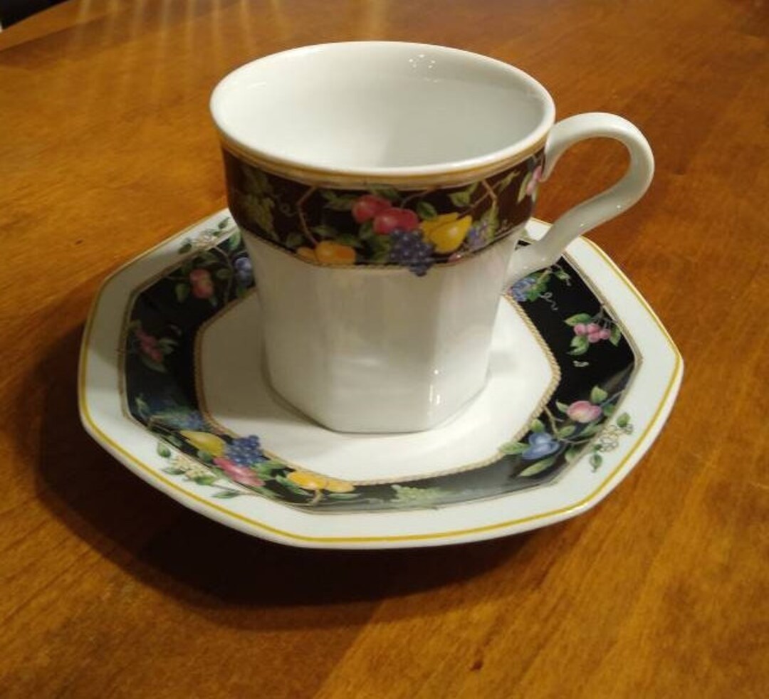 Christopher Stuart Fine China. Pattern: Orchard Park Y0012. Thailand ...