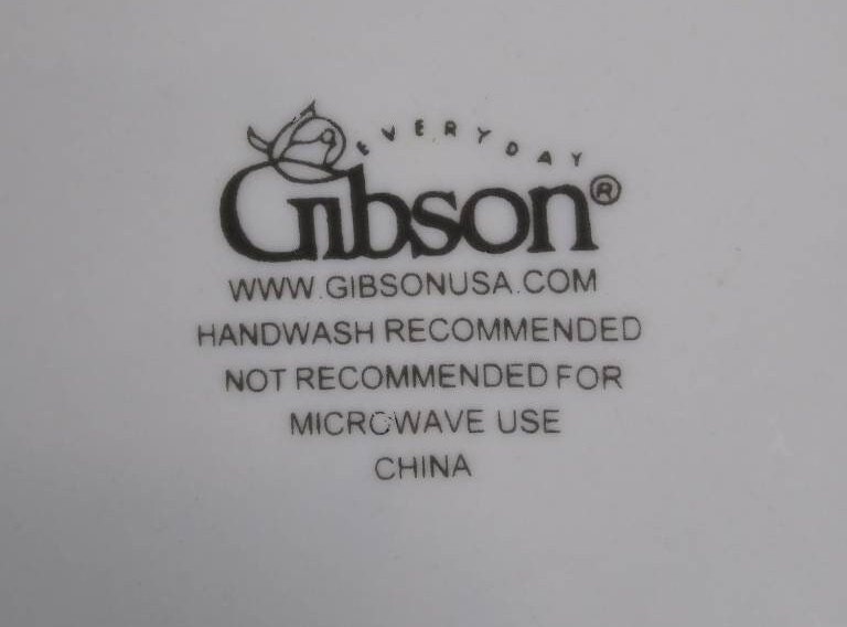 Gibson Designs Everyday. Pattern: Poinsettia Holiday. 5 Piece Place ...