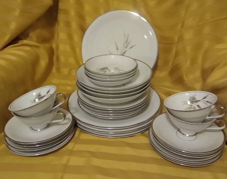 Grace China. Made in West Germany. Pattern: Lady Diana 18175. 7-piece ...