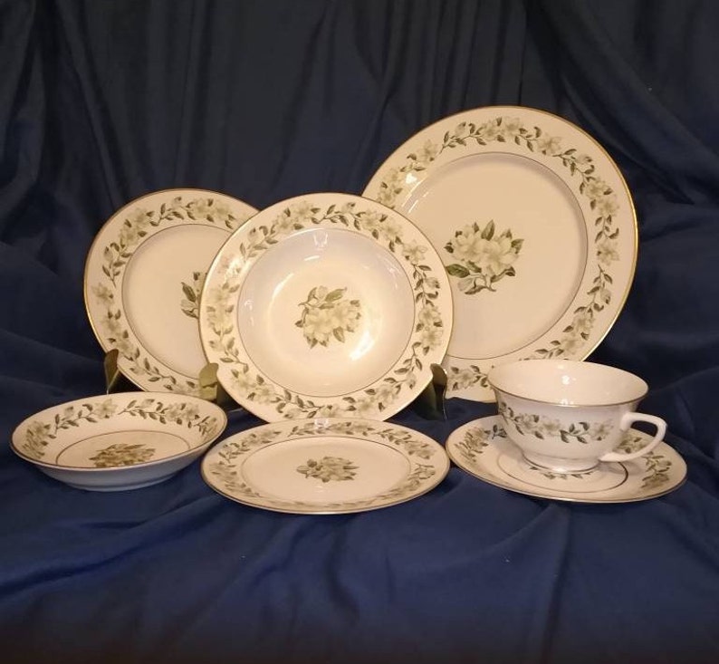 Princess China Tru-tone. Pattern: Bridal Wreath. Various Pieces. - Etsy